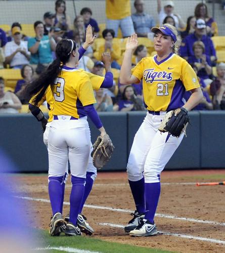 LSU softball team defeats Oklahoma 1-0 behind pitcher Carley Hoover ...