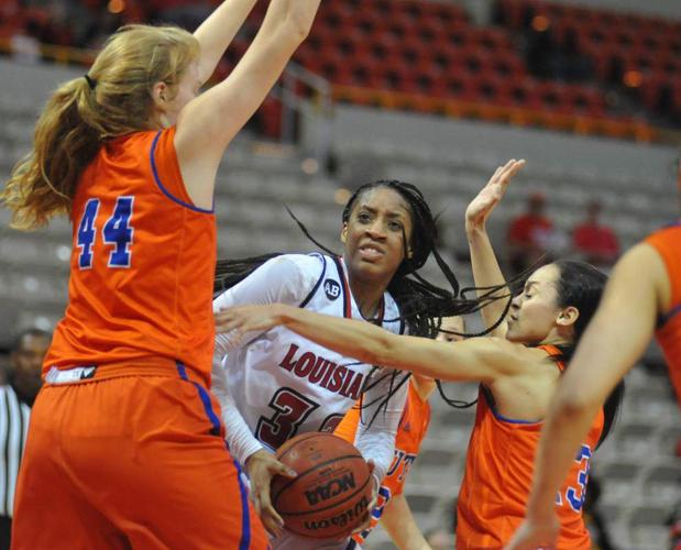 Taylor Washington comes off the bench to help boost Cajuns women over ...