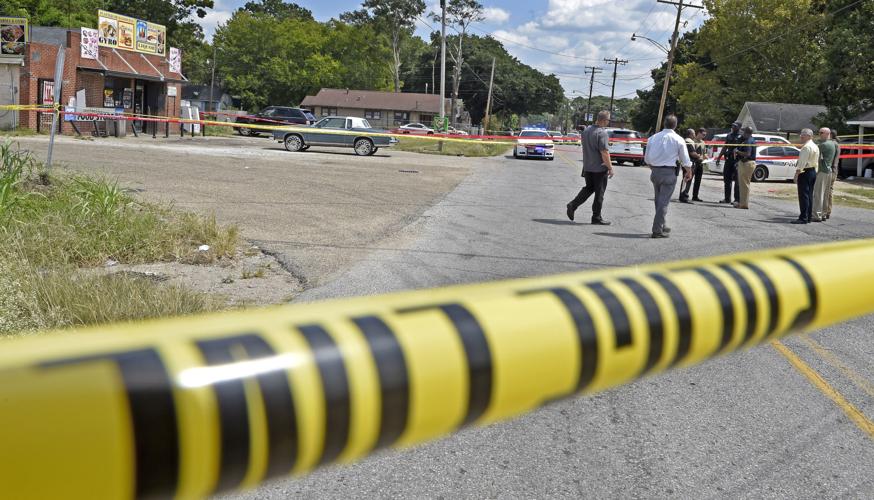 Weller Avenue victim fatally shot blocks from where his dad fatally ...