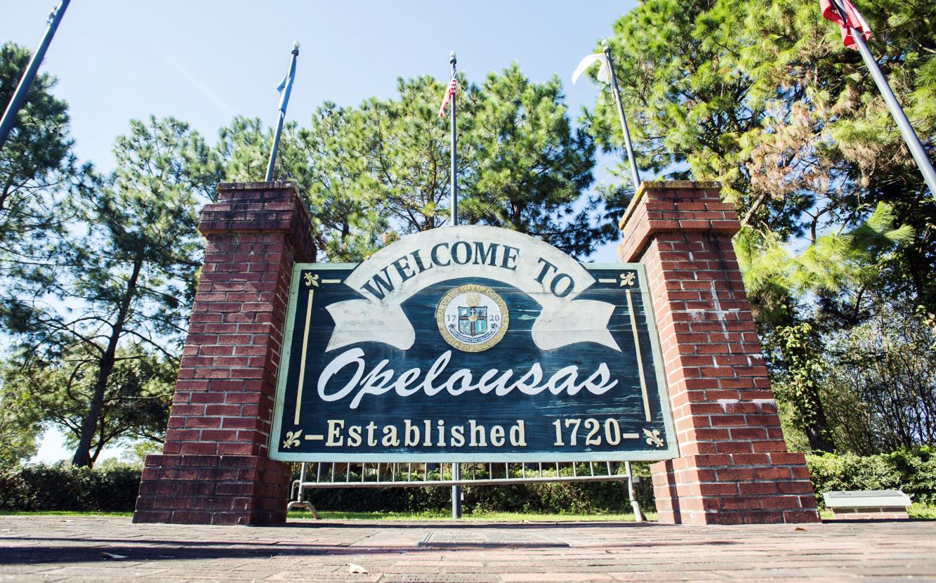 Opelousas officer, facing charges of shooting police chief, wife, and ...