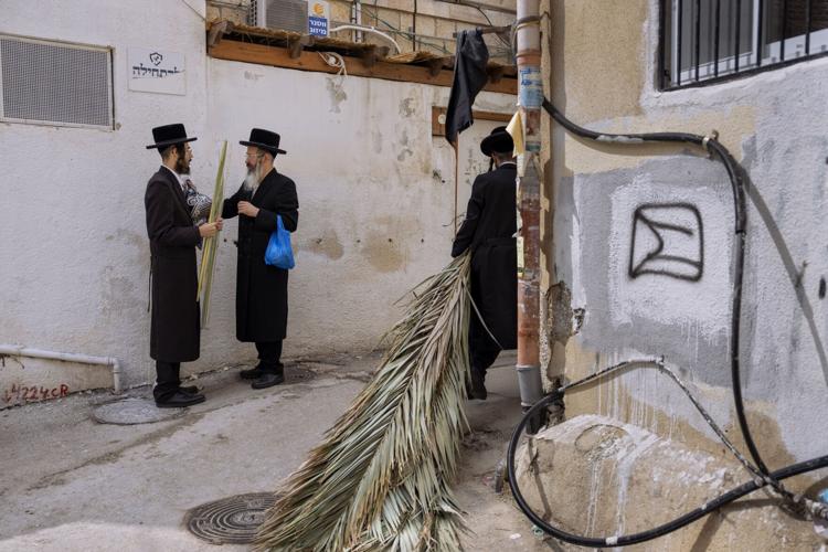 Facets of Faith: Jews enter time of celebrations building huts and ...