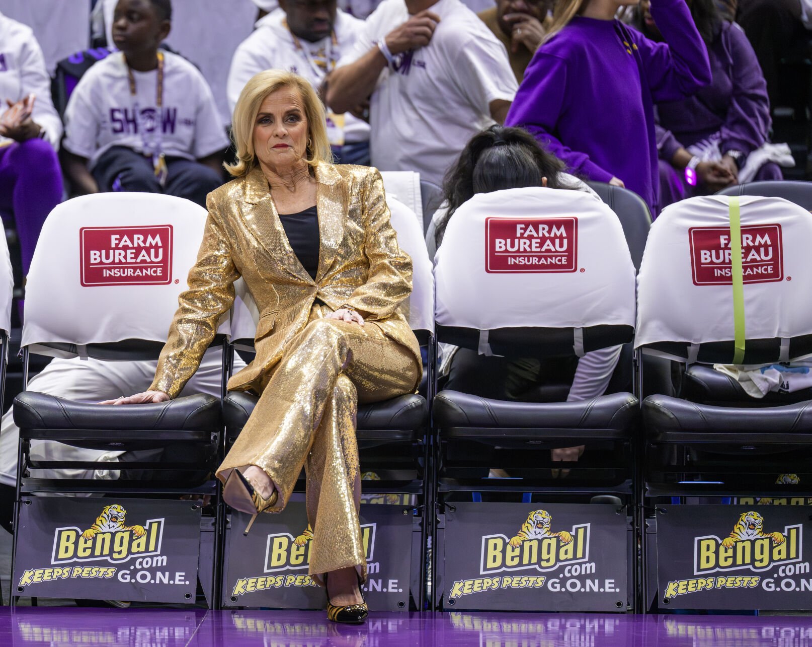 LSU look-a-like camera catches Kim Mulkey at men's game | LSU ...
