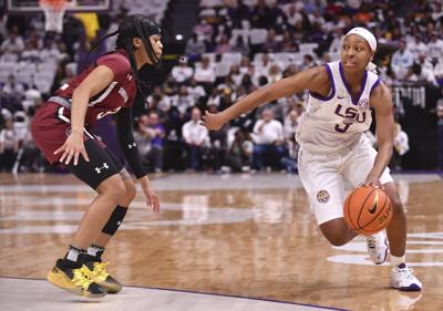 Khayla Pointer pours in 35 but the LSU women lose a tight battle at ...