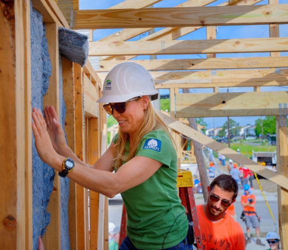 Turning blue jeans green: Sheryl Crow creates insulation for Katrina ...
