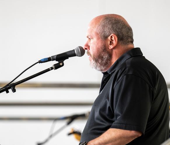 Pigasus and other balloons glow over Boucherie and Balloon Festival in ...