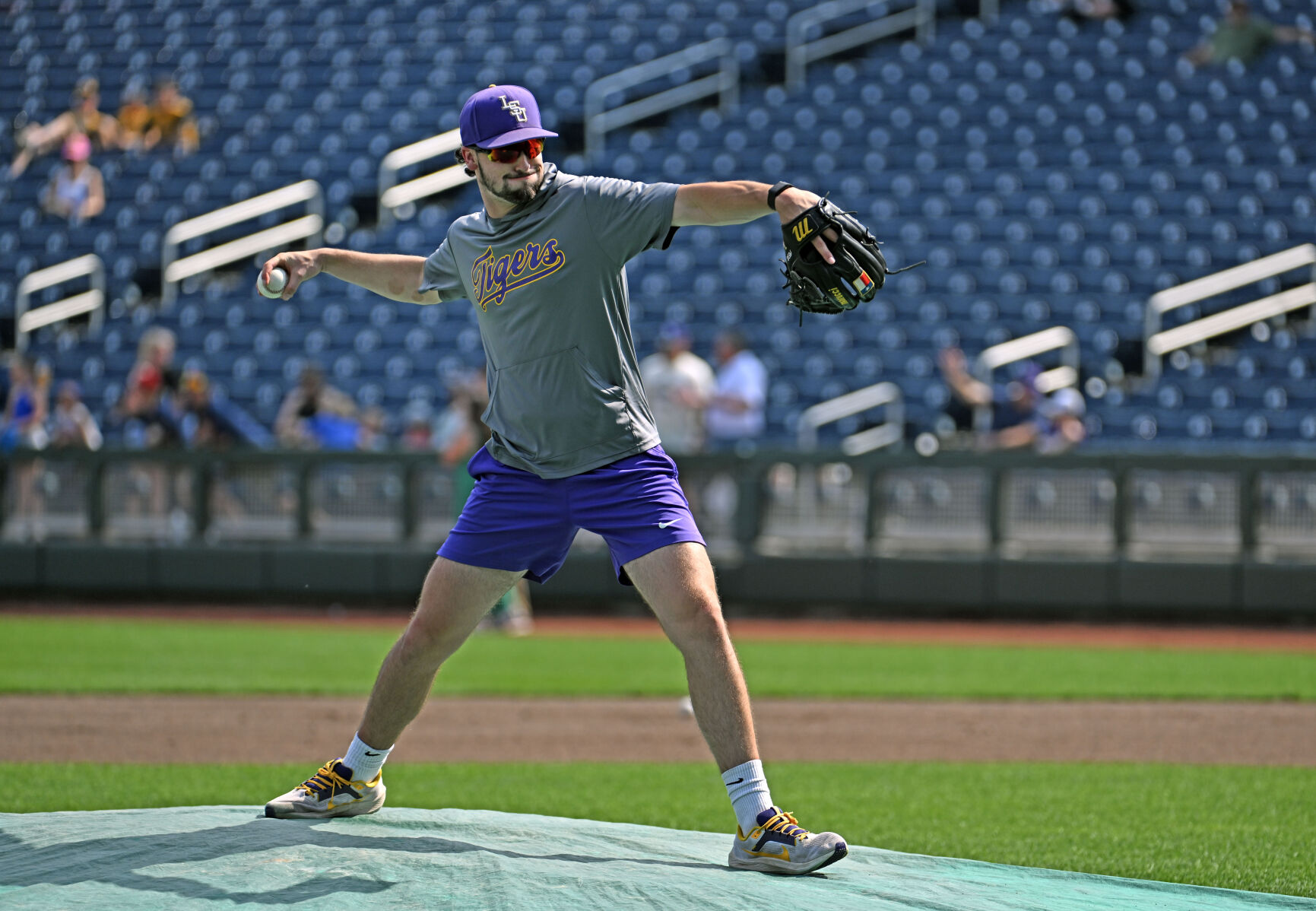 Freshman Casan Evans key chess piece for LSU in Omaha | LSU ...