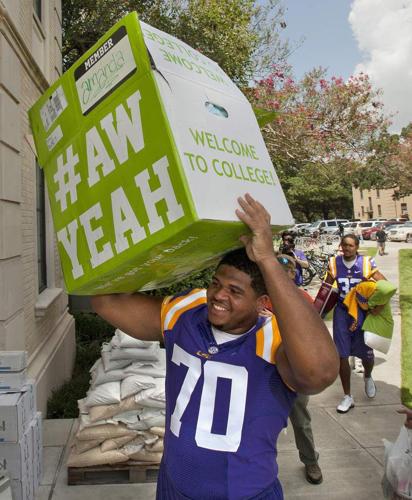 LSU athletes, leaders help with move in | Education | theadvocate.com