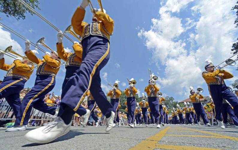 Video: Golden Band from Tigerland salutes Tiger Stadium's four corners ...