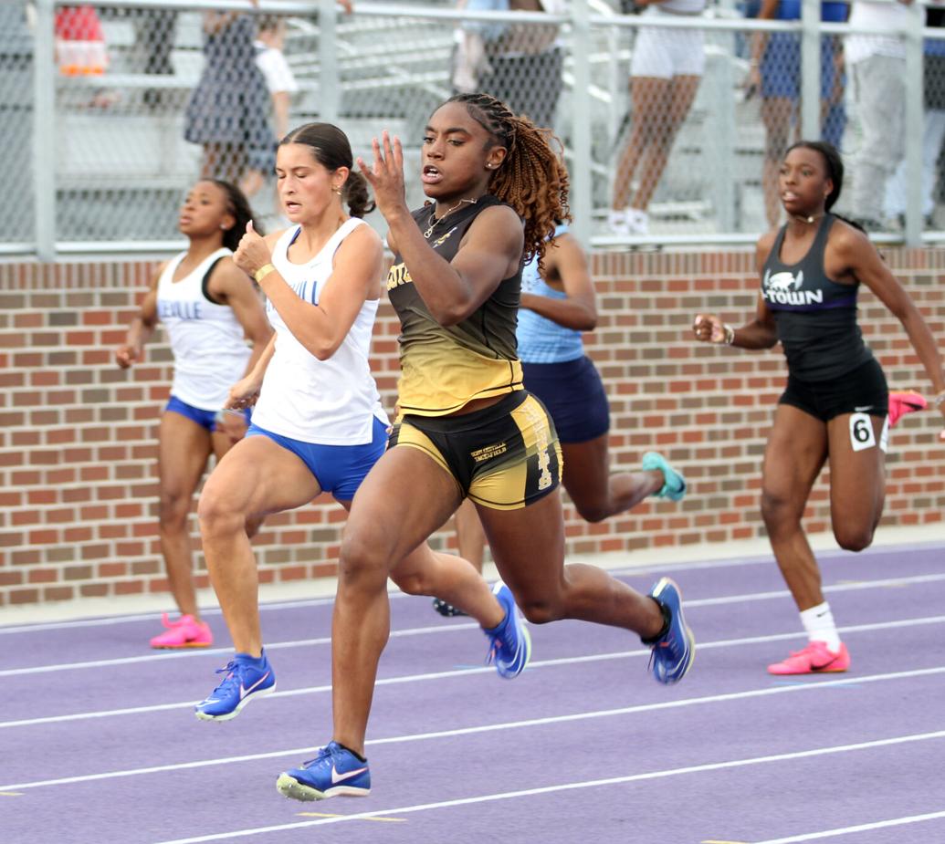 Scotlandville star sprinter Sade Gray signs with Clemson | High School ...
