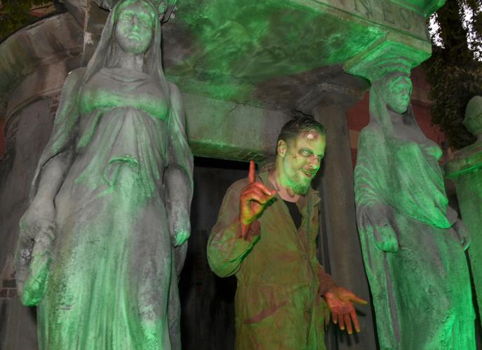 What it's like inside 13th Gate haunted house | Entertainment/Life ...