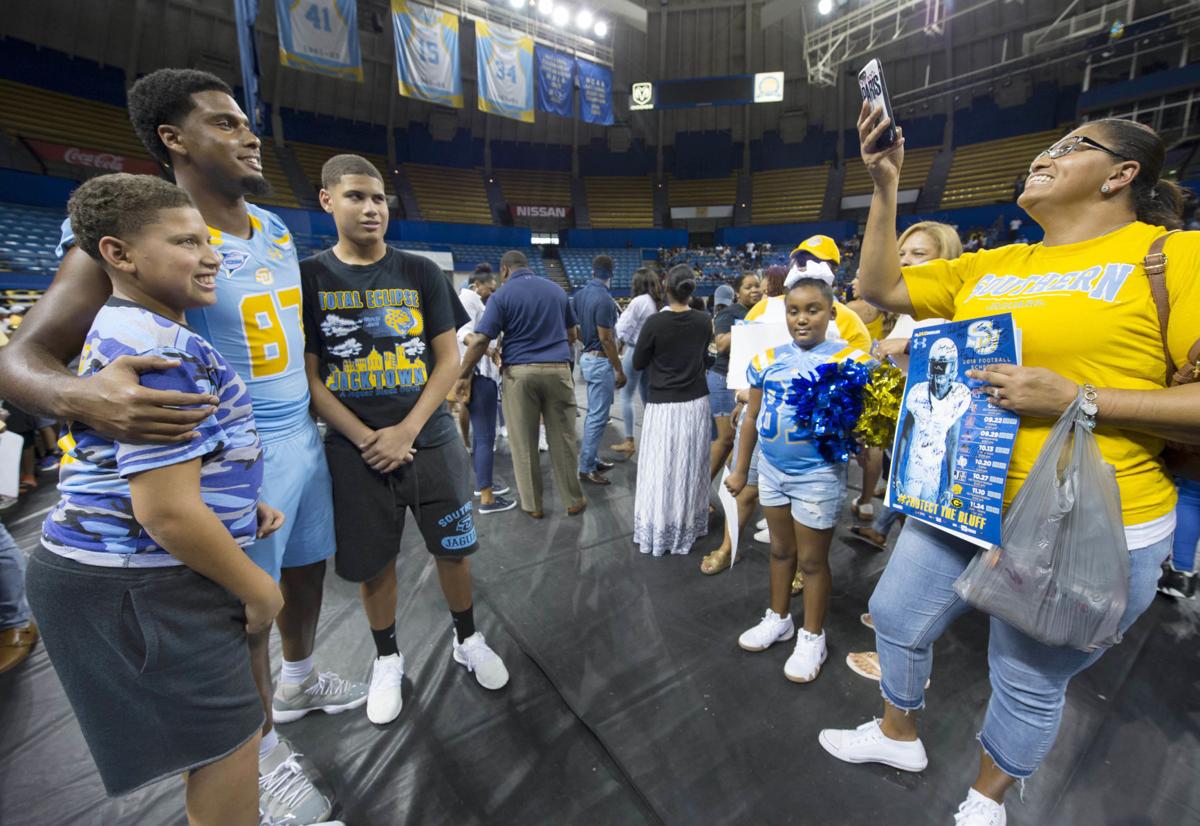 Photos: Jaguar fans visit with sports teams, see new Southern ...
