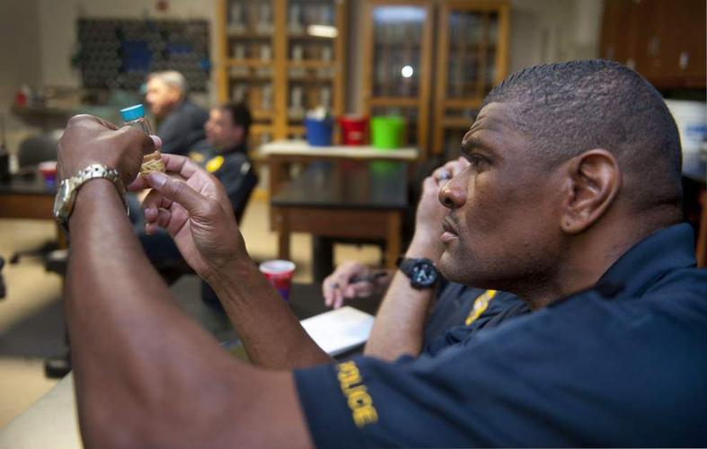 Hammond police officers, some a little squeamish, learn how to use ...