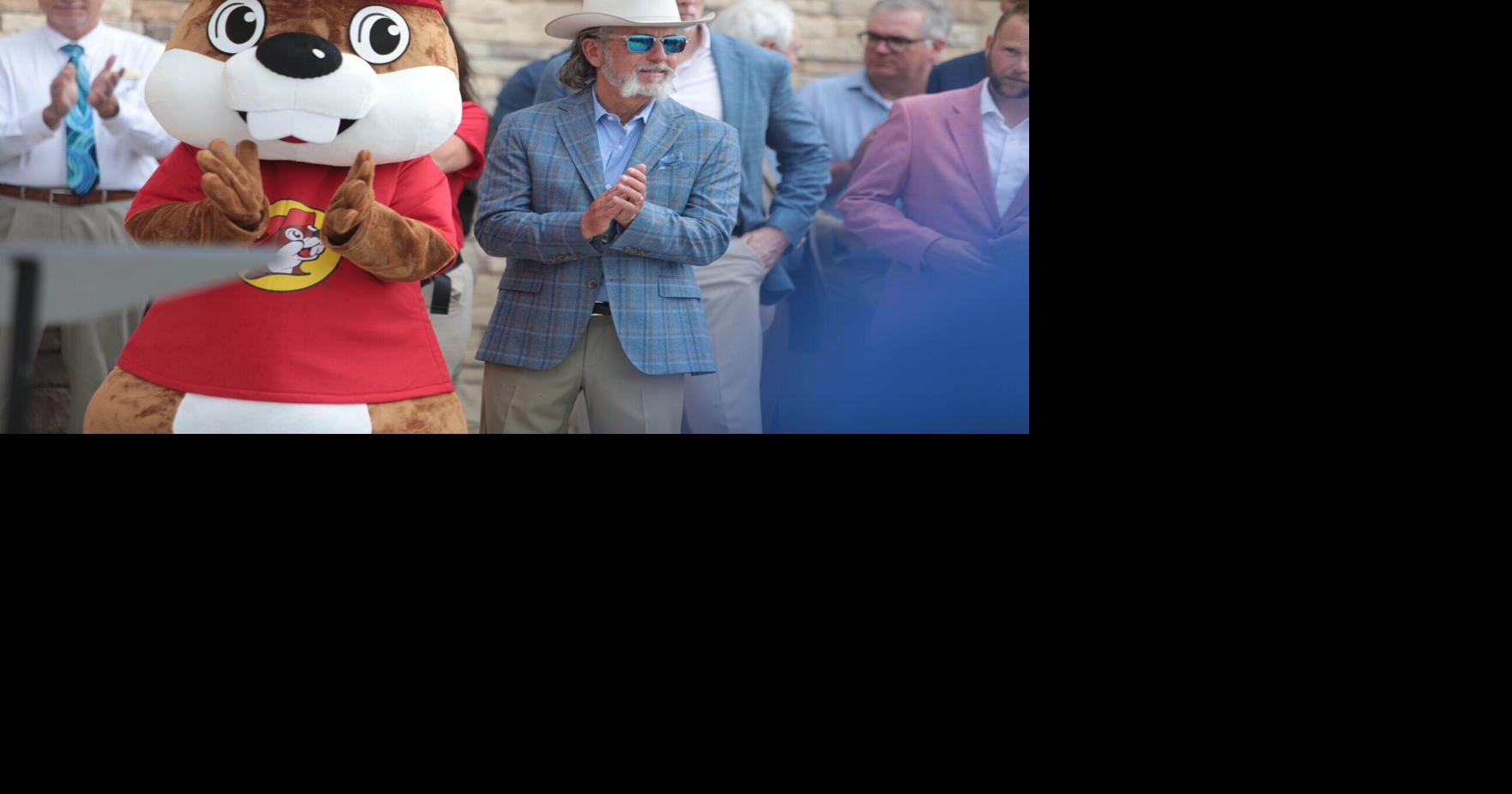 Buc-ee's founder celebrates new store in Mississippi | News ...