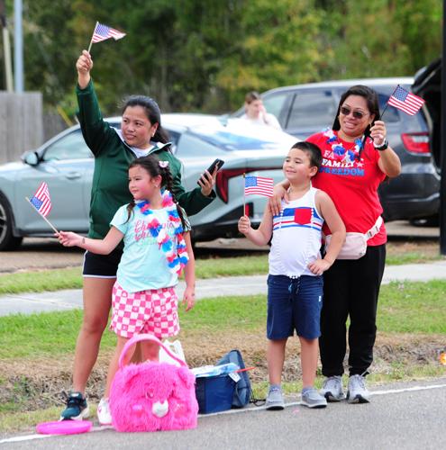 Veterans saluted during Walker parade | Livingston/Tangipahoa ...