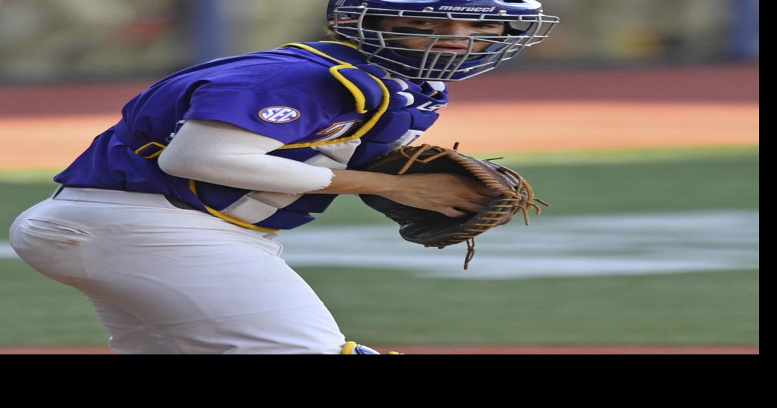 LSU catcher Saul Garza to have surgery after hyperextending thumb, will ...