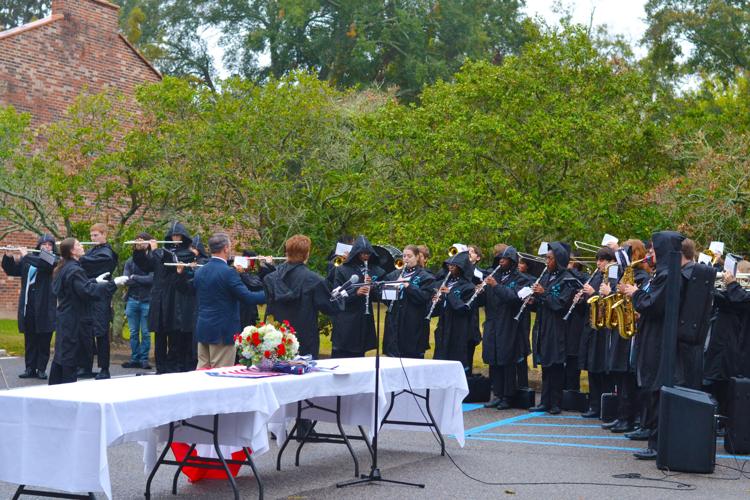 Retired officer: Pair thanks, compassion for nation's veterans ...