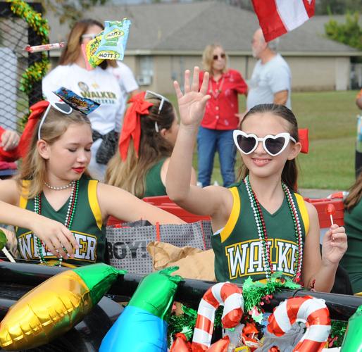 Bands, floats, horses join Santa for Walker Christmas parade ...