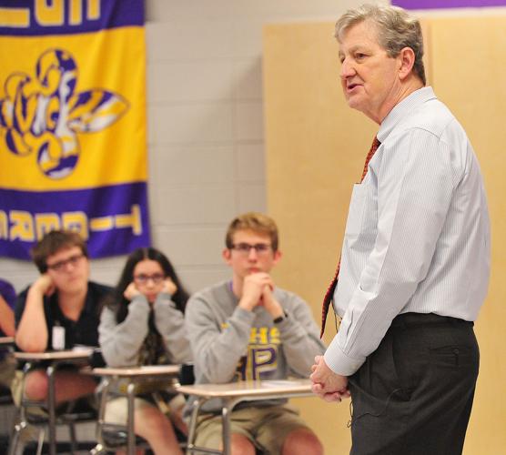 Senator Kennedy gives Denham Springs High students a primer on federal ...