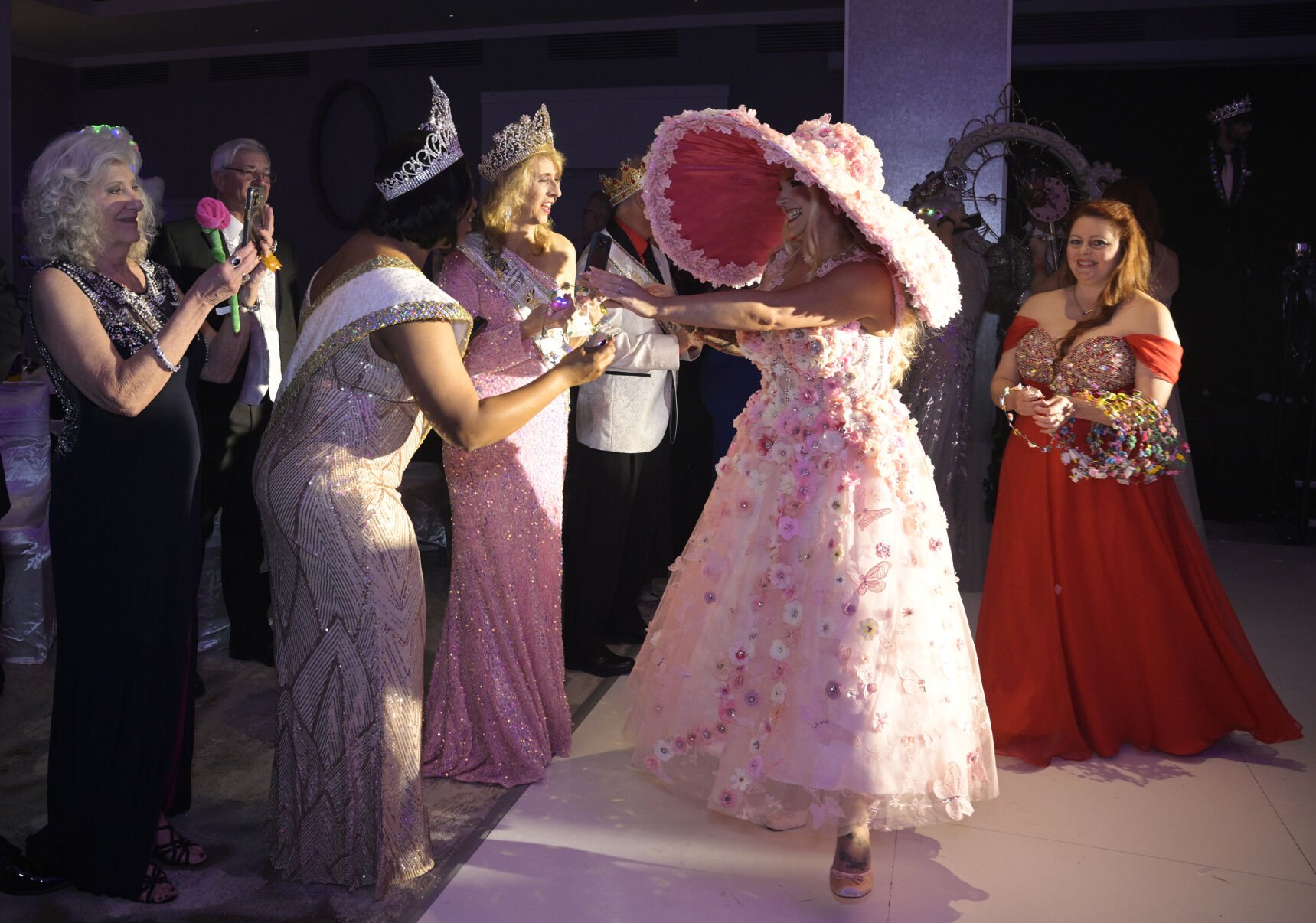 SB.mardigrasatlasbal.11026.00939_JMP.jpg | | theadvocate.com