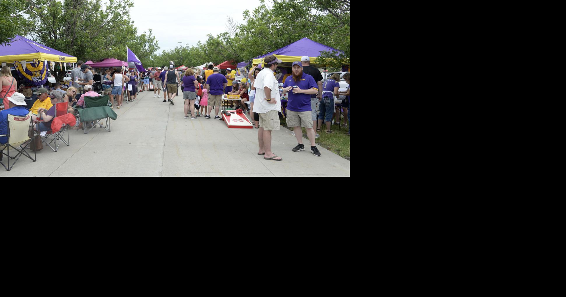 LSU in Omaha (with cornhole and beer): A walk through the Tigers ...