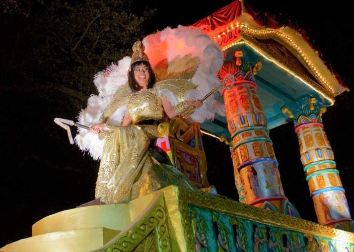 Cleopatra rolls to theme “Strolling Down the Avenue.” | News ...