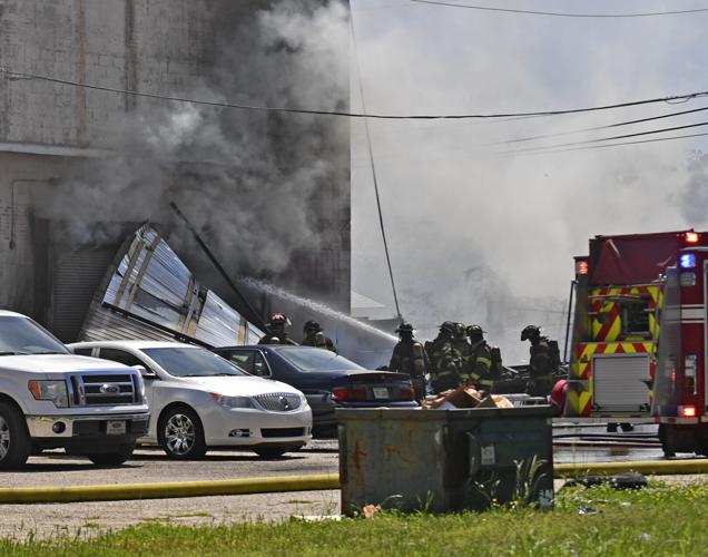Baton Rouge firefighter hurt as BRFD battles blaze within Plank Road ...
