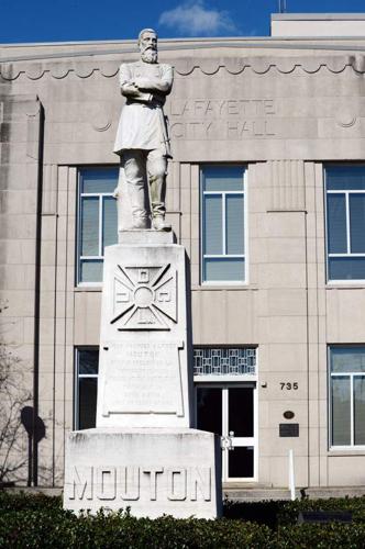 Battles lines drawn over statue of Confederate Gen. Alfred Mouton in ...