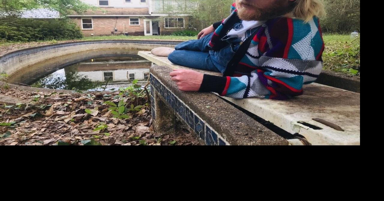 Former LSU player Trey Gallman is rocking the Texas Club Friday night ...