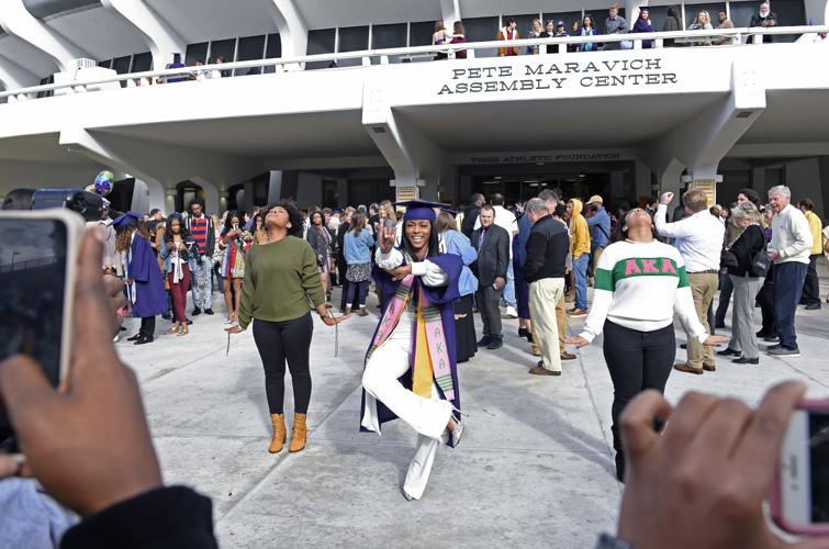 Nearly 2,000 students graduate from LSU at December commencement ...