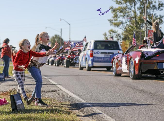Veterans ride as guests of honor through Gonzales in annual parade ...