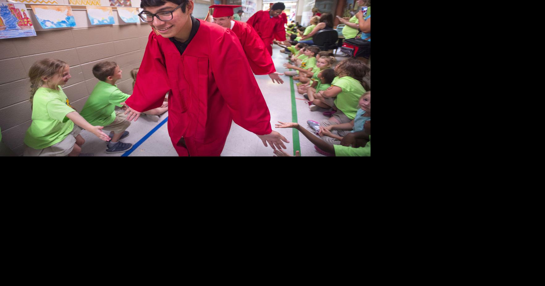 Photos, video: Brusly High graduates take 'Senior March' through Brusly ...