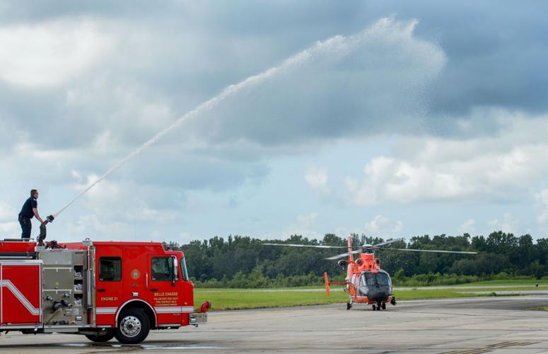 Photos: Rear Adm. David Callahan pilots final flight after 35 years of ...