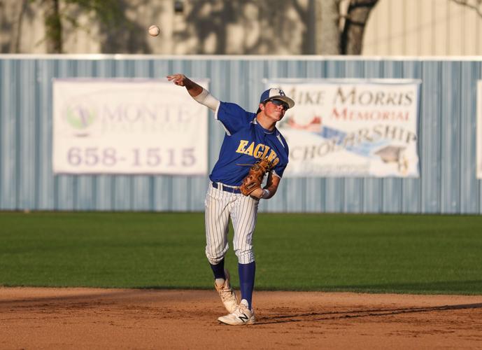 Zachary overcomes miscue, overpowers Live Oak 16-2 in 4-5A showdown ...