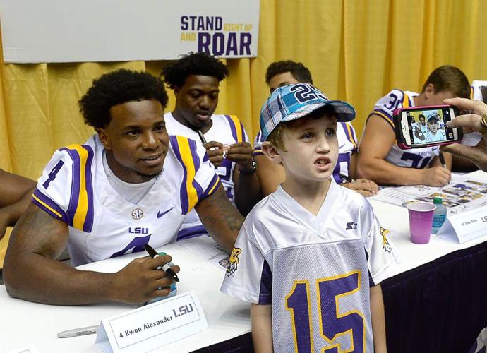 More than 2,000 Tiger fans cheer, meet the players, coach | News ...