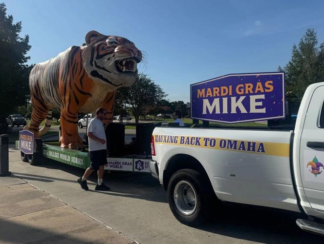 LSU baseball sent off to Omaha with huge Kern Studios float | LSU ...