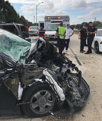 One dead, 4 injured after four-vehicle crash Monday morning on I-110 at ...
