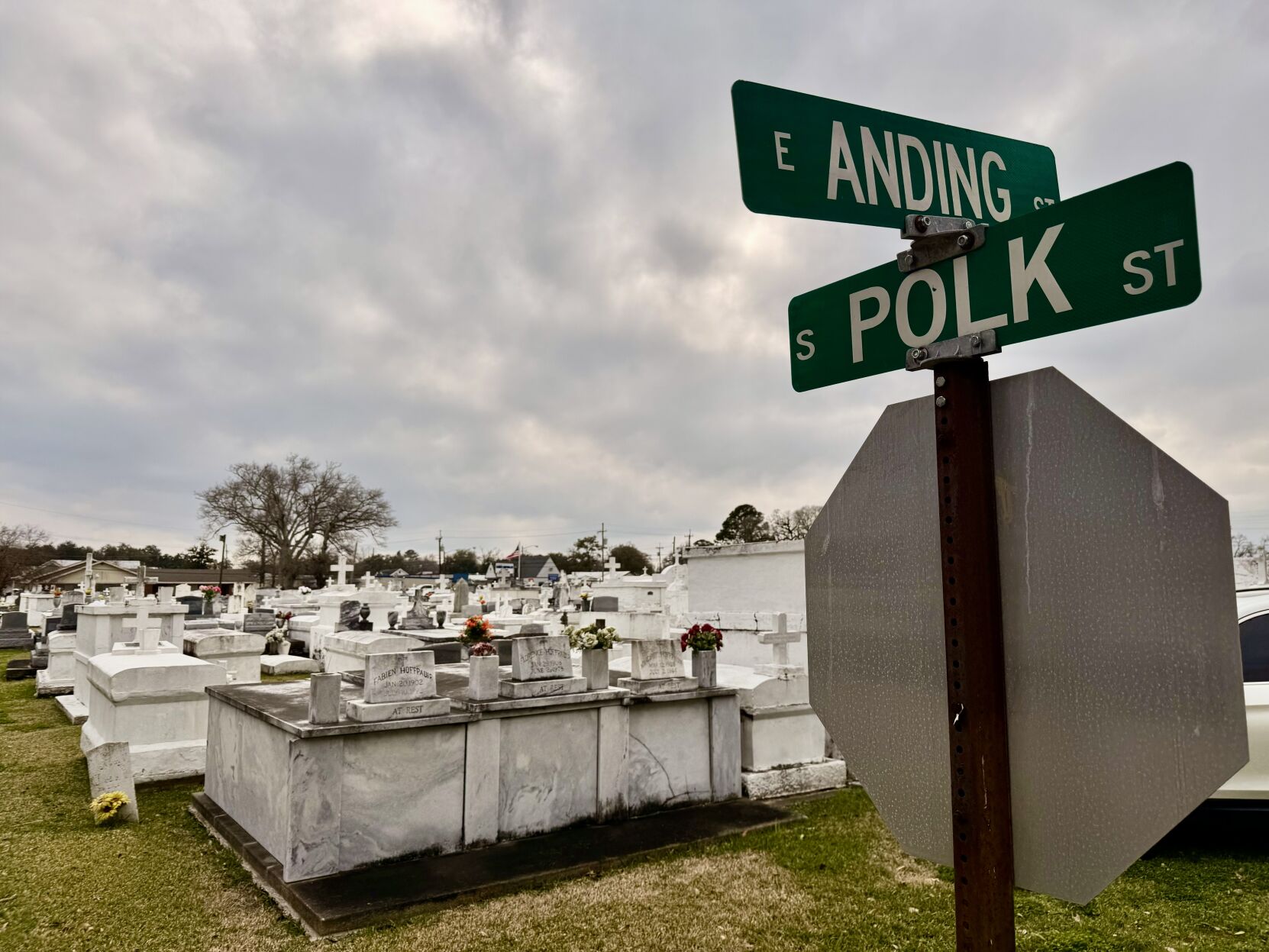 Ripley's recognized Acadiana cemetery for wrong-way graves | Entertainment/Life | theadvocate.com