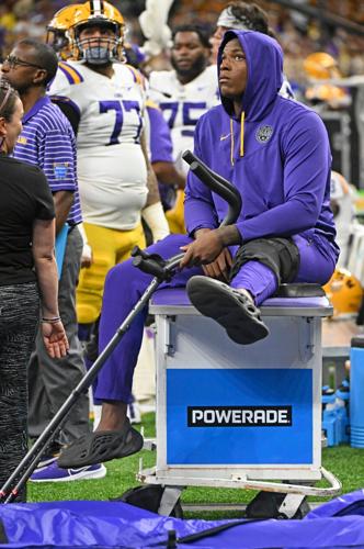 LSU DL Maason Smith returns after his most difficult year | LSU ...