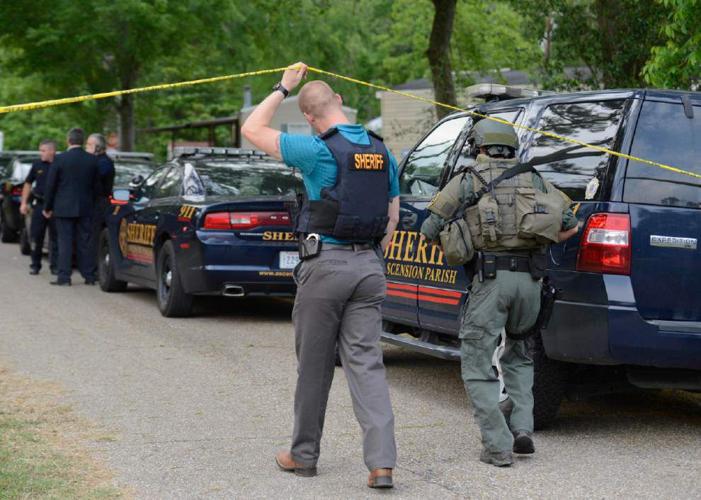 Latest: Robbery suspect in 8 1/2-hour Prairieville standoff also ...