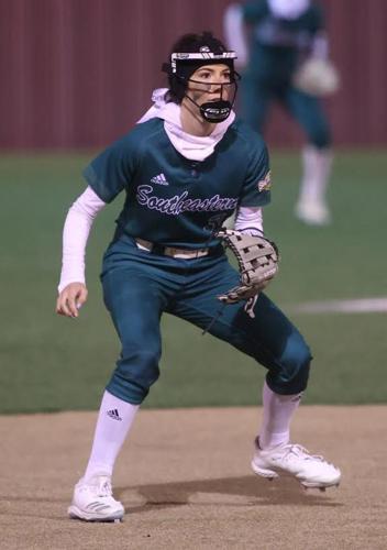 Lindsey Rizzo keeps swinging despite changes brought on by COVID-19 ...