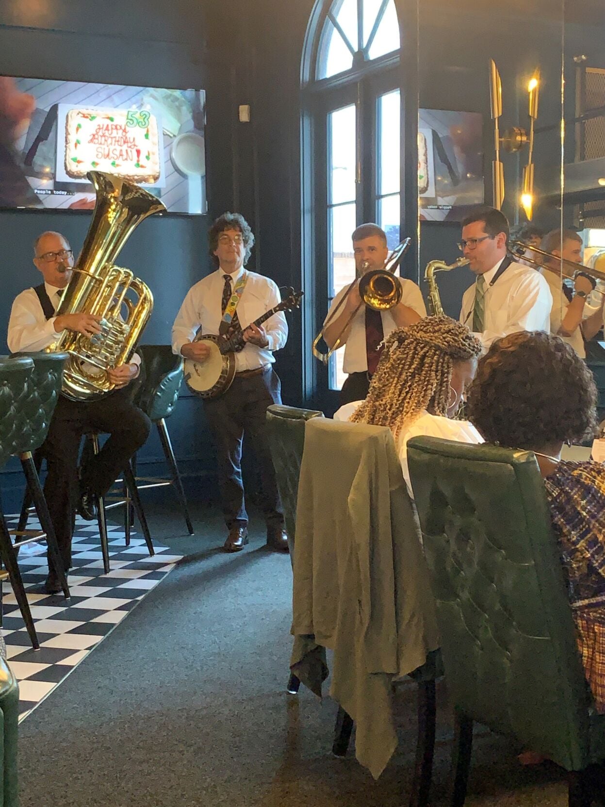 Juban's brunch is back with jazz, Hallelujah crab and breakfast ...