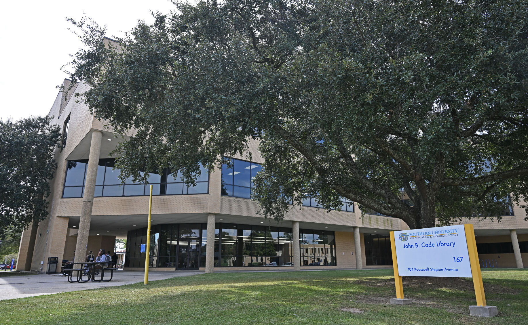 Alpha Phi Alpha fraternity investigated for hazing complaint | Crime ...