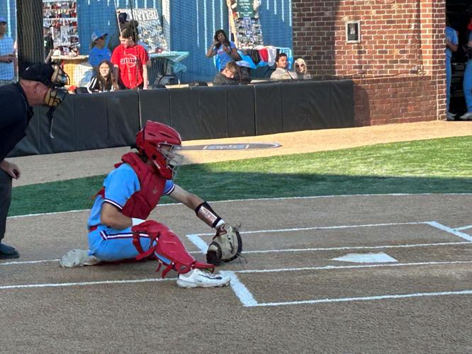 Broncos baseball steals a win on senior day | Zachary | theadvocate.com