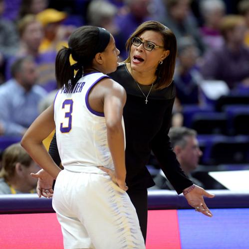 LSU women's basketball coach Nikki Fargas steps down after 10 seasons ...