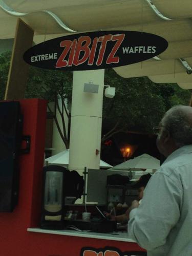 Review: Zibitz offers extreme waffle sandwich selections ...