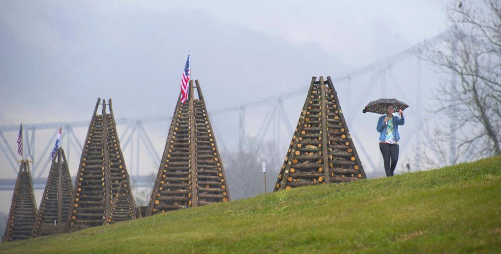 Mississippi River levee bonfires symbolize tradition, togetherness as ...