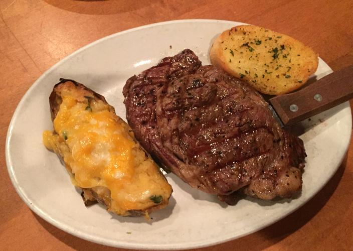 Review: Sammy's Grill has figured out what works; why fret over the ...