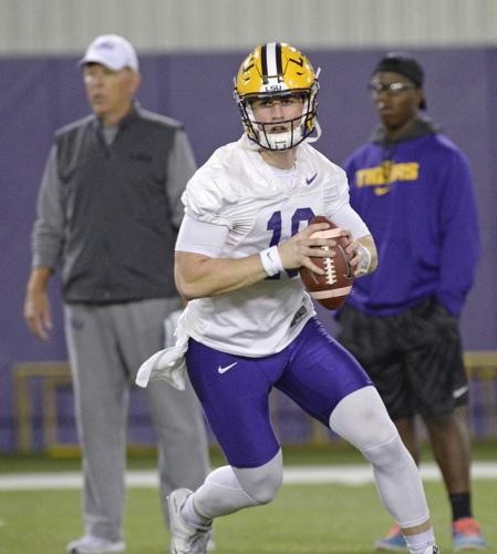 Ready to compete: After Year 1 on scout squad, QB Danny Etling battling ...