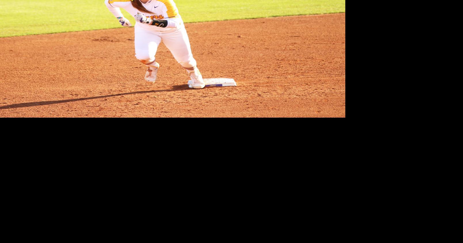 Strong pitching leads LSU to twinbill sweep, Beth Torina's 500th ...