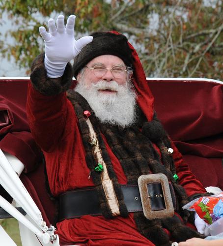 Bands, floats, horses join Santa for Walker Christmas parade ...